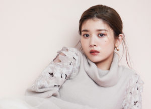 女優・馬場ふみか、SNIDEL 秋の新作を着こなす！スタイルアップが叶うワンピースやスカートの新作 紹介 | ACTRESS PRESS