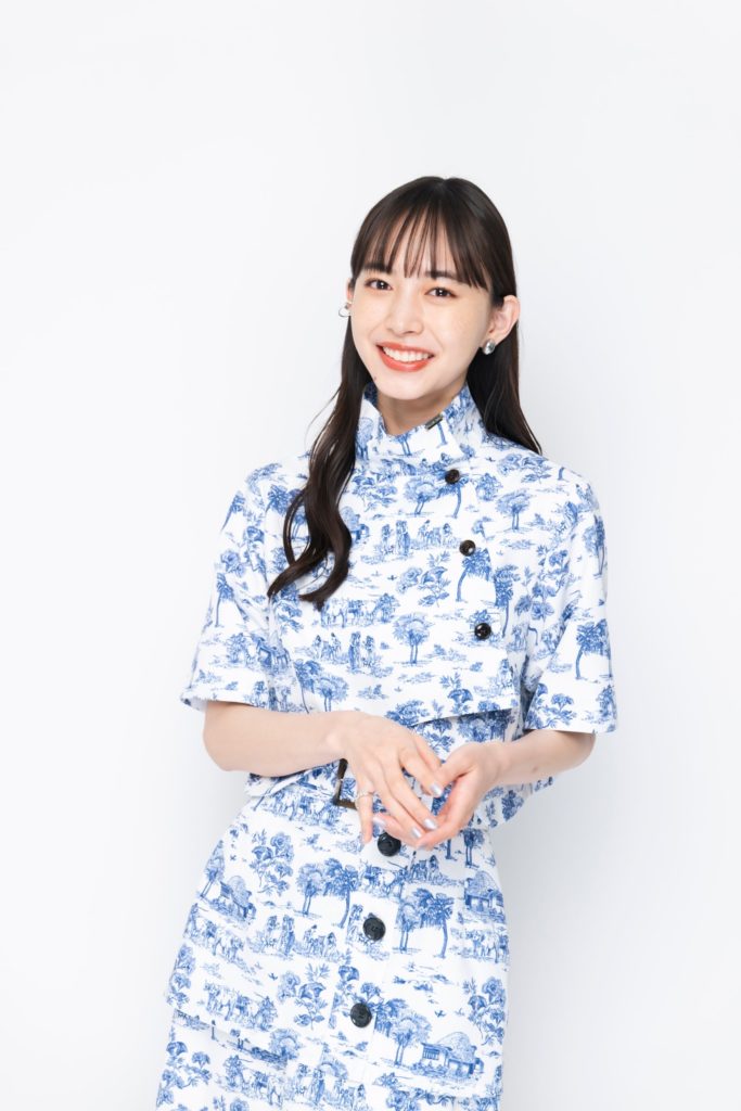 八木アリサ＆井桁弘恵、VIS(ビス)の秋冬上品コーデ披露！ | ACTRESS PRESS