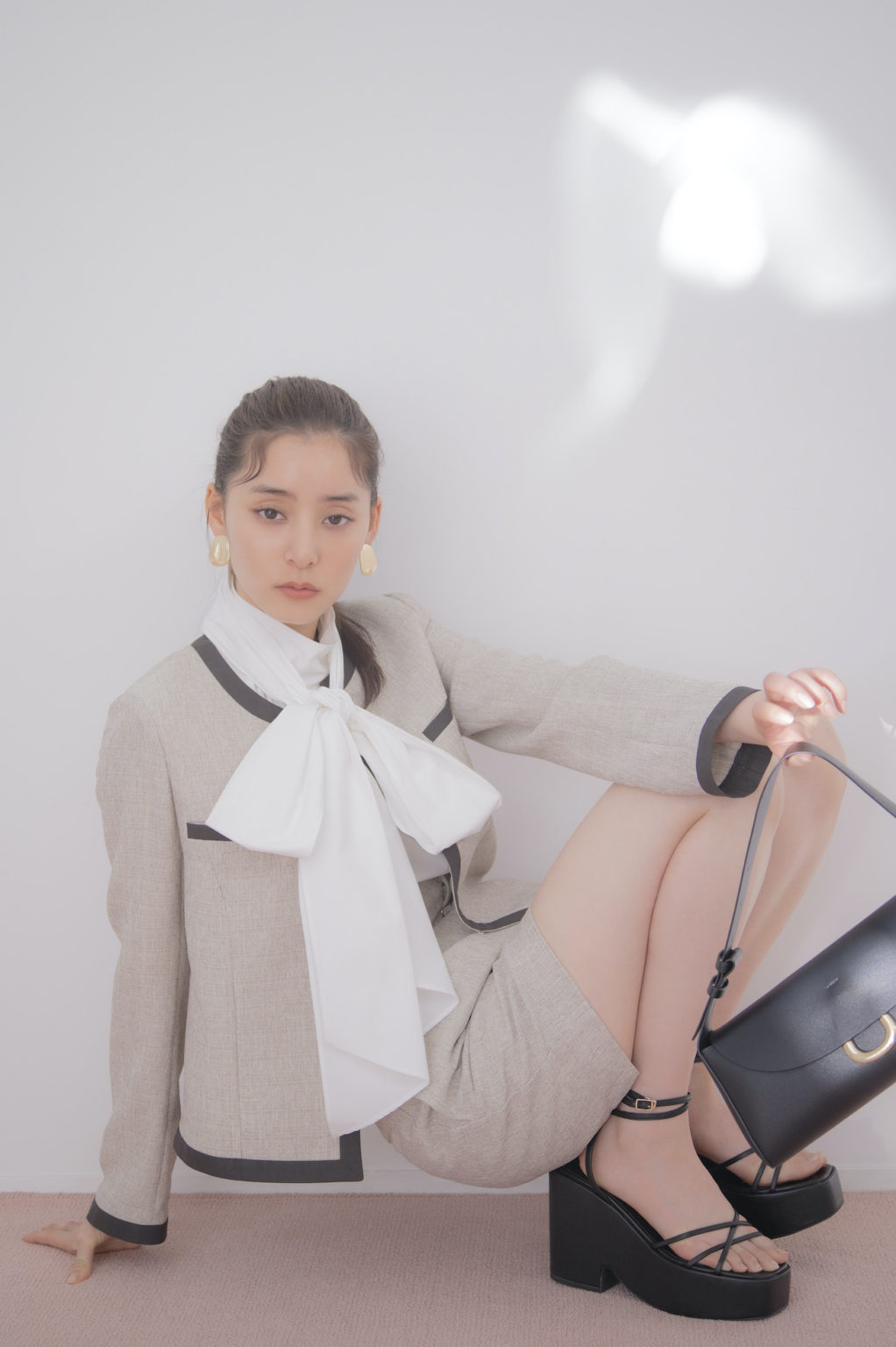 女優・新木優子、SNIDELの夏服でセルフスタイリング！夏の最新LOOK公開【本人の解説コメント付】 | ACTRESS PRESS