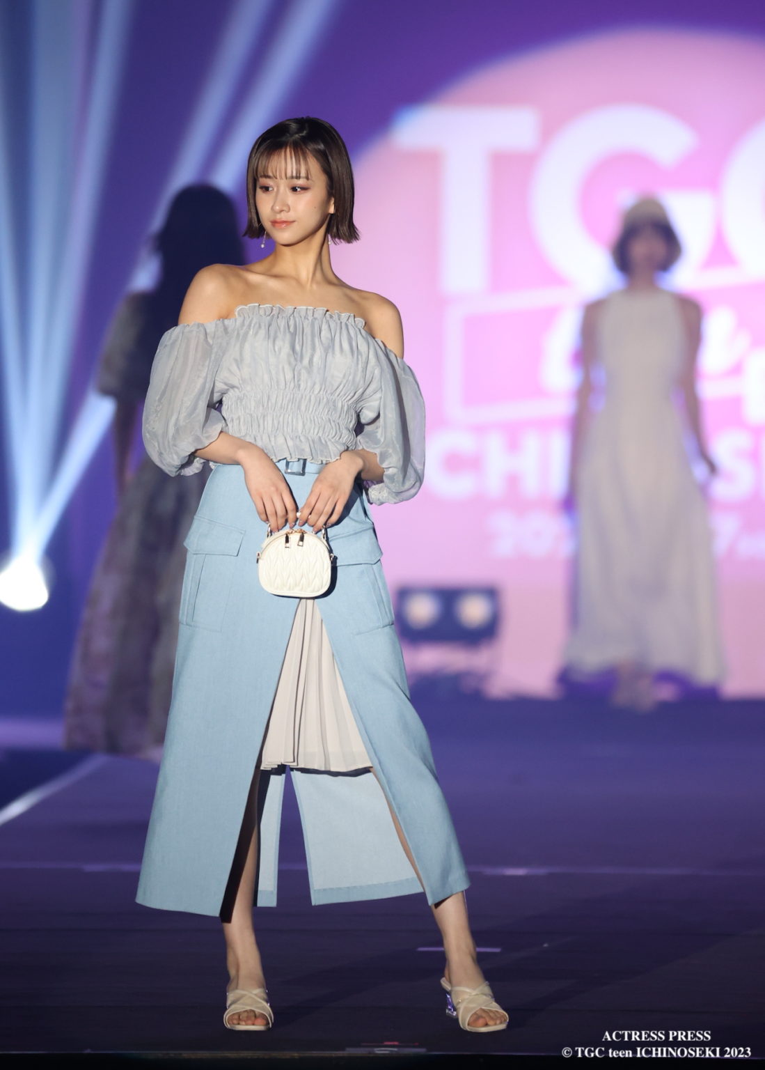 LinQ 金子みゆ、dazzlinコーデで【TGC teen ICHINOSEKI 2023】に登場し、ランウェイトップでウィンク披露！ | ACTRESS PRESS