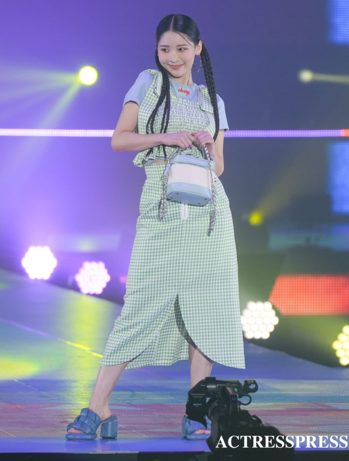 ＃ハンサム色っぽガーリー なREDYAZELステージに、なごみ、川口ゆりな らが登場！ 開放感あふれるカラーで今年の夏を彩る！＜Rakuten GirlsAward 2023 S/S ...